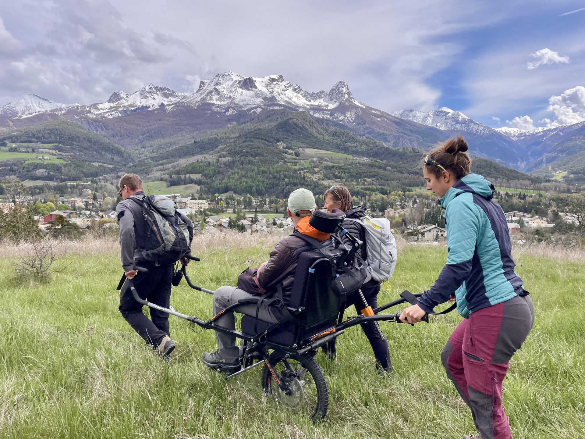 La randonnée portée – HANDISPORT NATURE